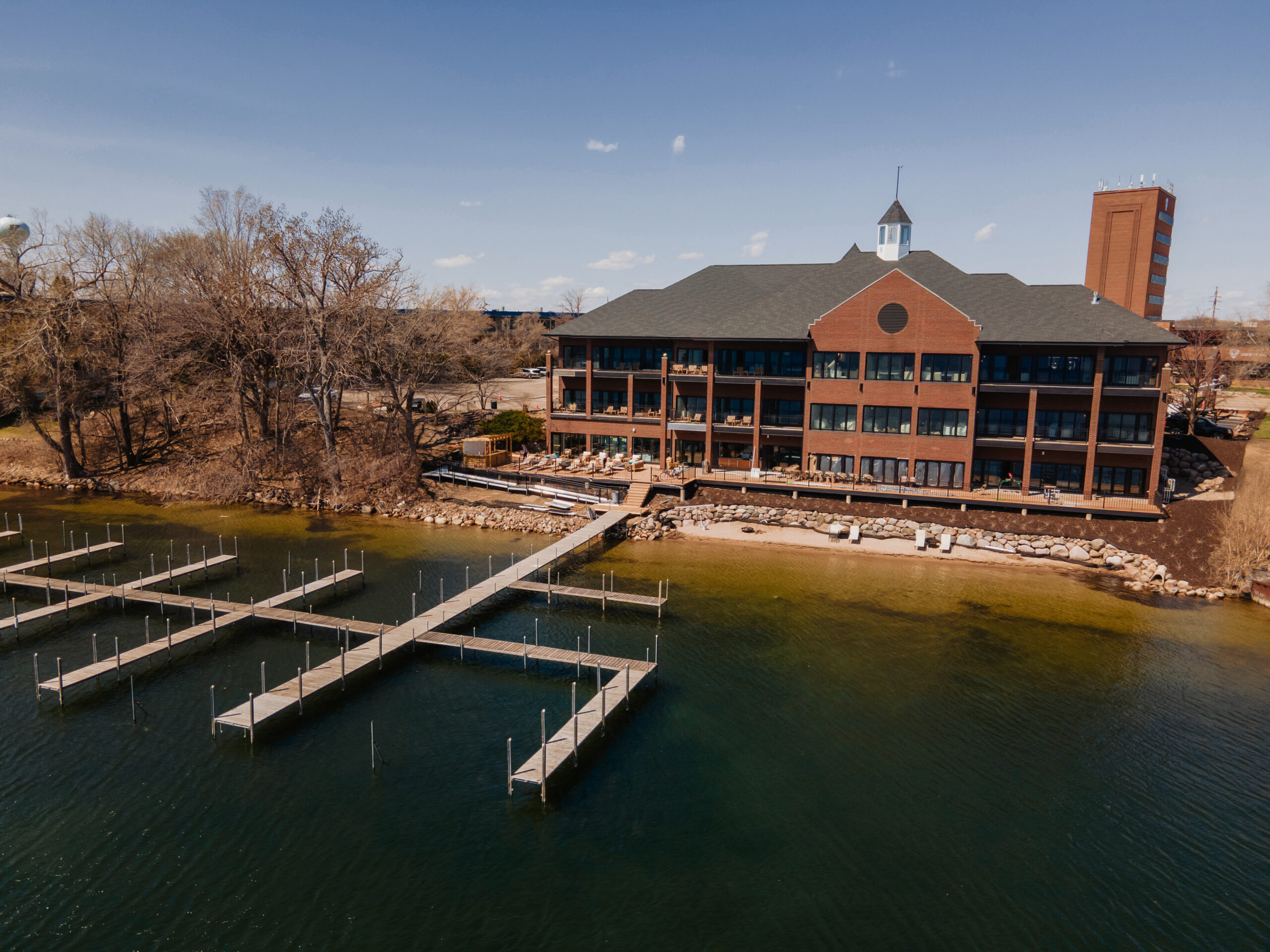 Hotels on Lake Minnetonka | The Shoreline Hotel | Spring Park, MN
